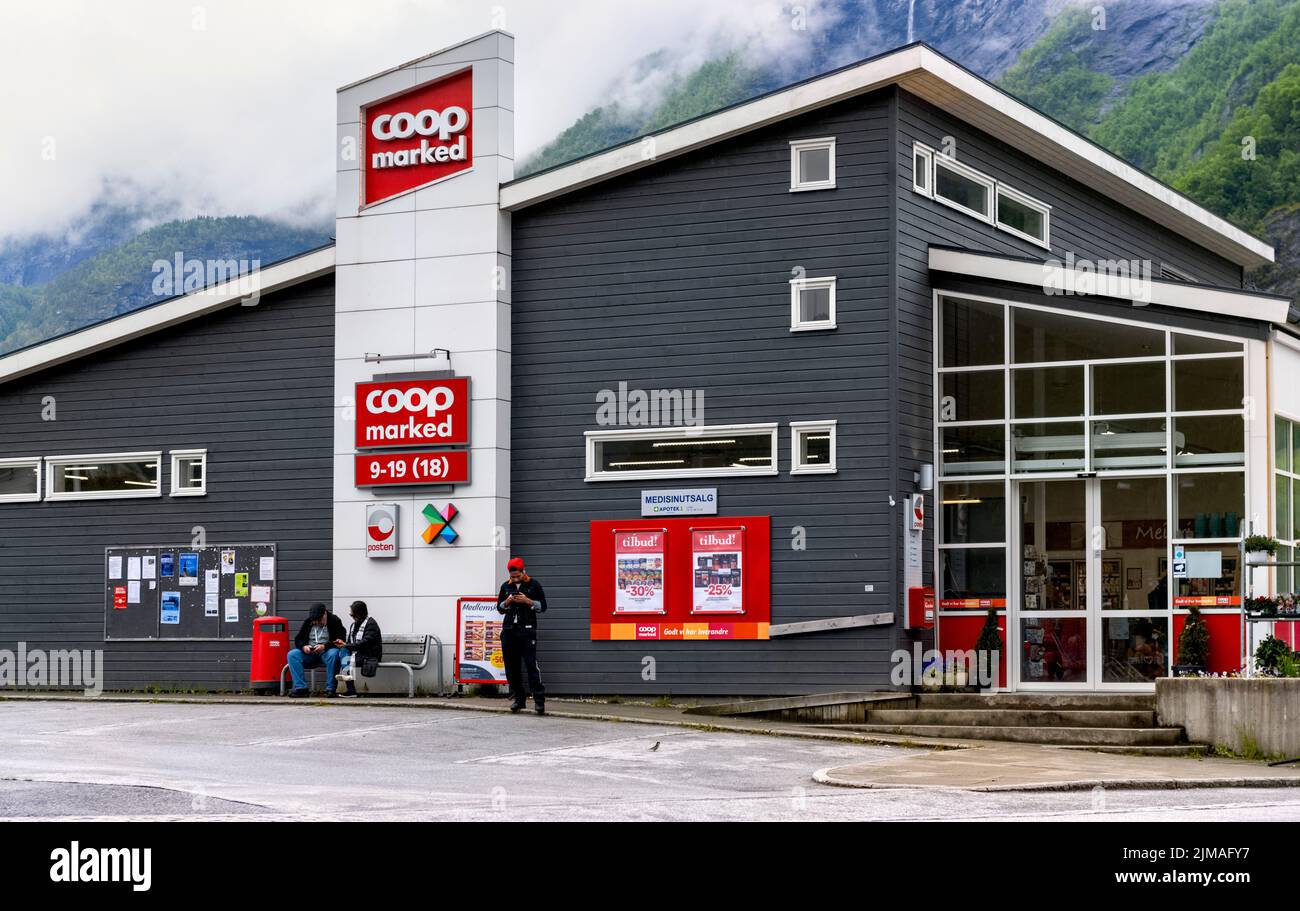 Local supermarket norway hi-res stock photography and images - Alamy