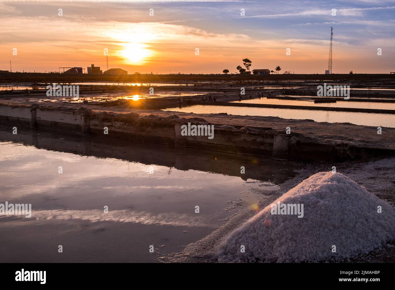 Extraction of sea salt in Aveiro, Portugal Stock Photo - Alamy