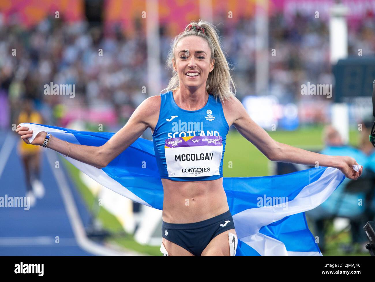 Eilish McColgan celebrating her win in the women’s 10,000m at the ...