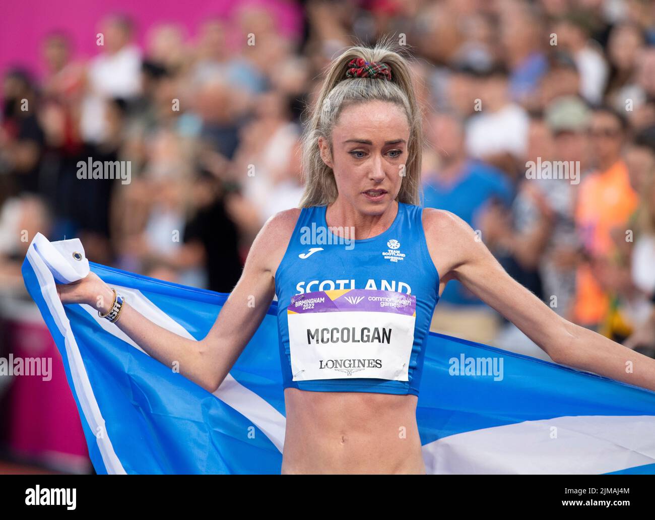 Eilish McColgan celebrating her win in the women’s 10,000m at the ...