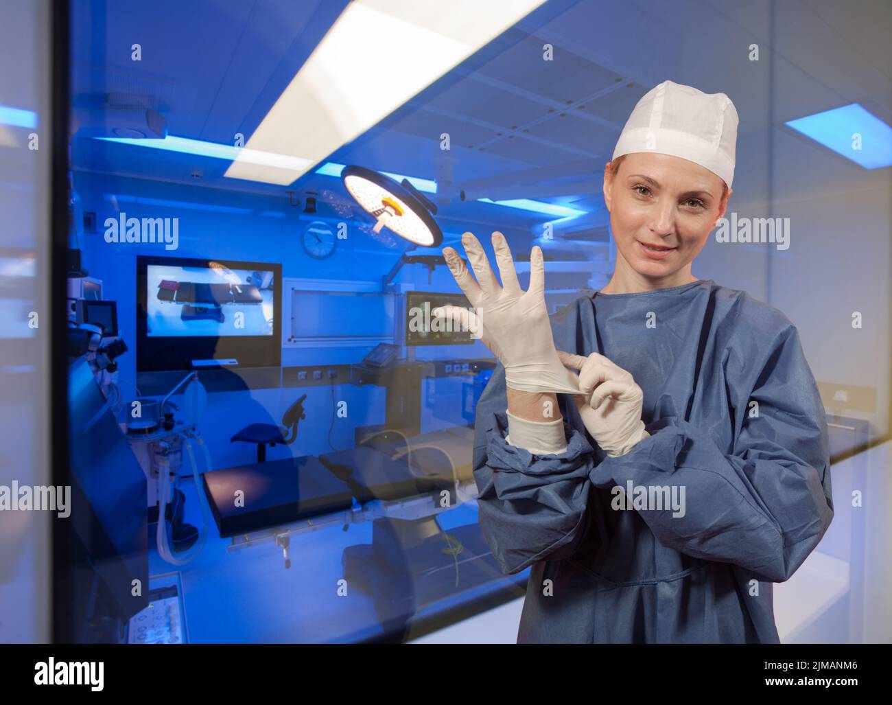 Medical staff equipment hospital hi-res stock photography and images ...