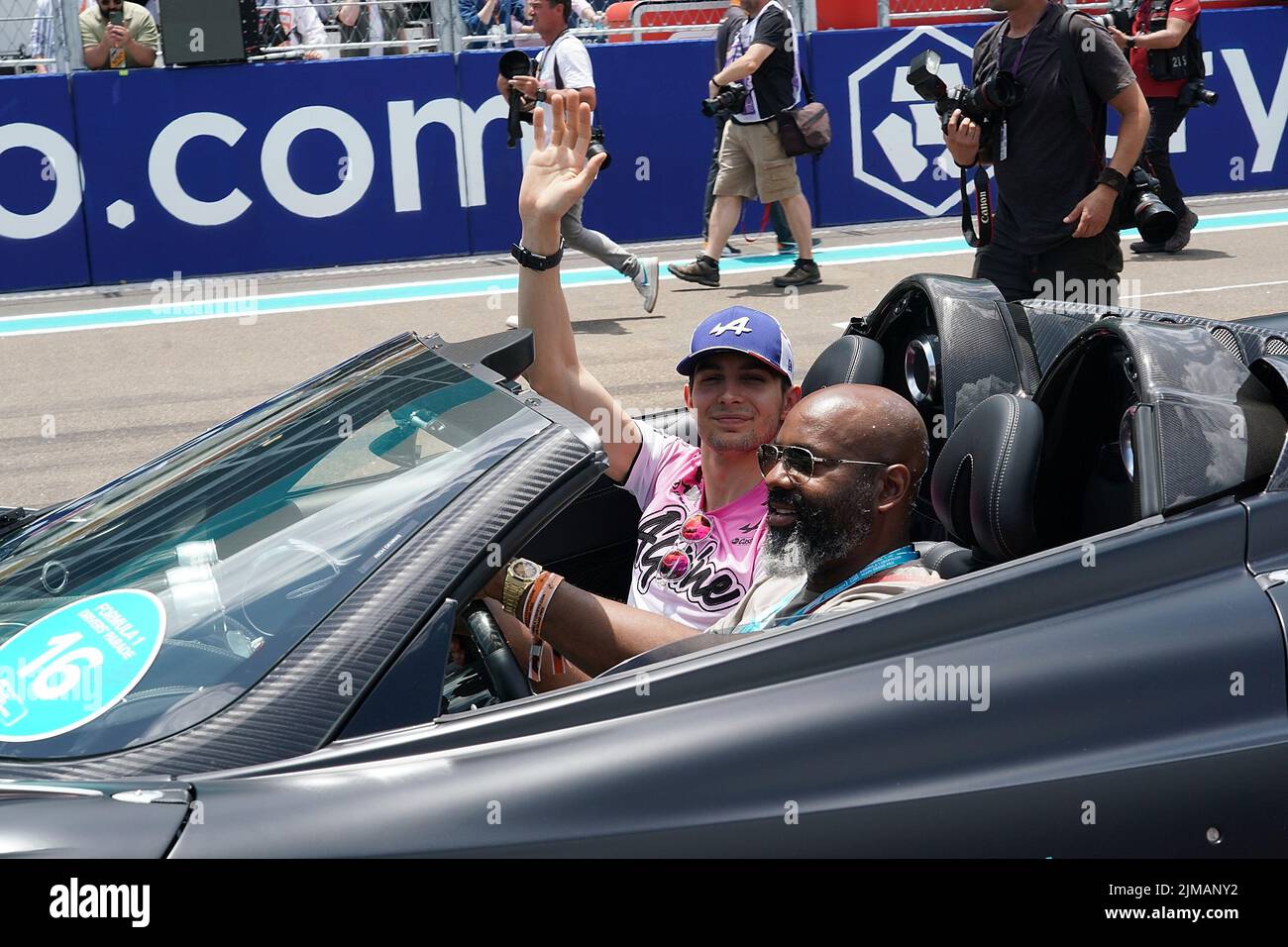 Fra alpine f1 team hi-res stock photography and images - Alamy