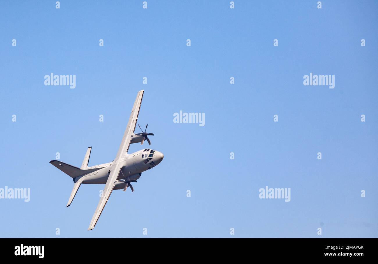 Heavy cargo plane hi-res stock photography and images - Alamy