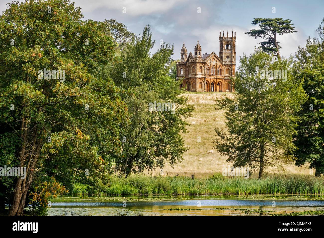 Stowe buckinghamshire temple hi-res stock photography and images - Alamy