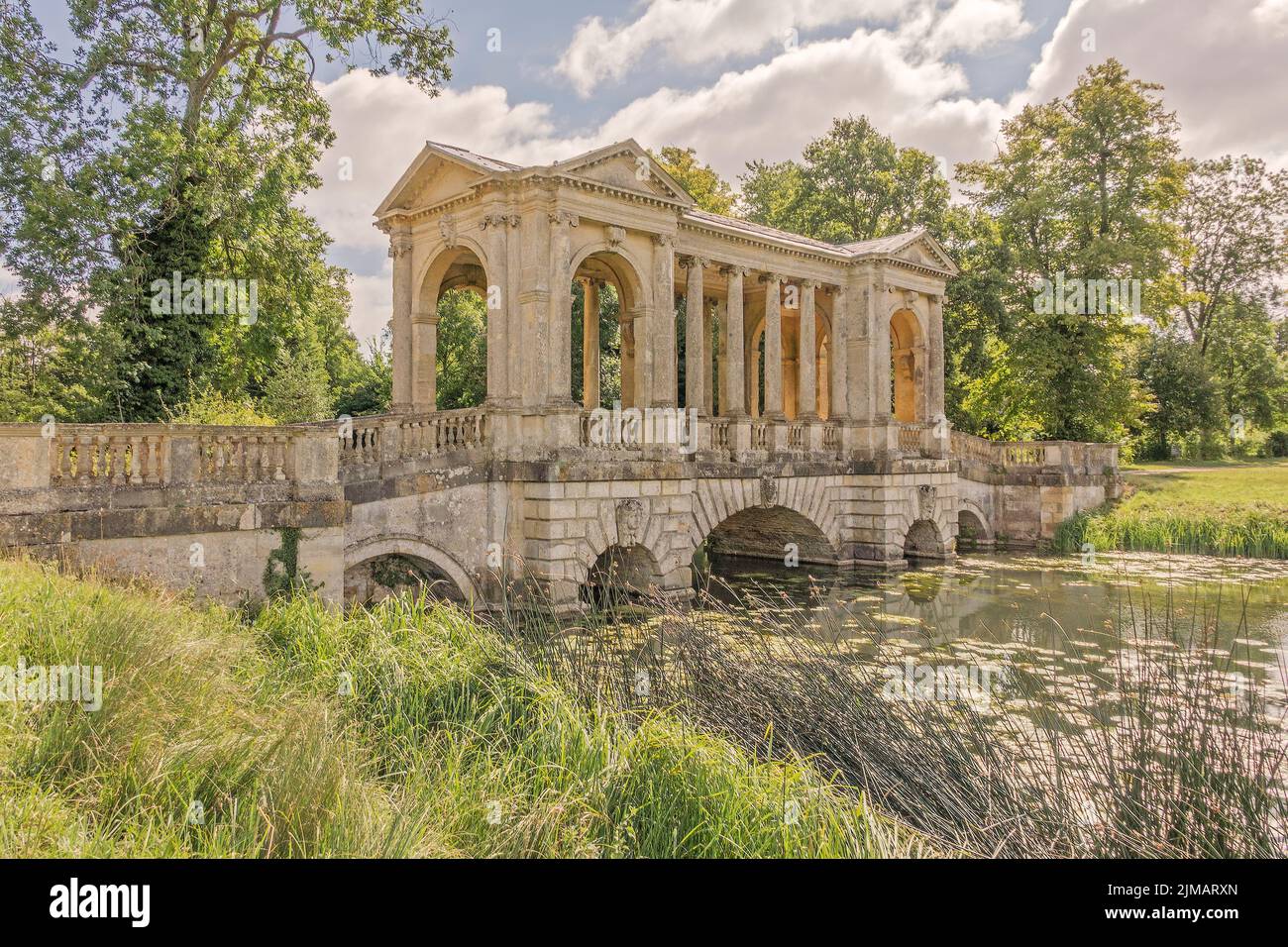 Stowe park bridge hi-res stock photography and images - Alamy