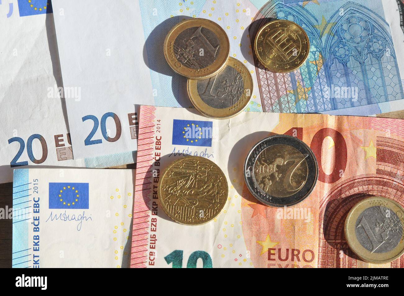 Euro coines hi-res stock photography and images - Alamy