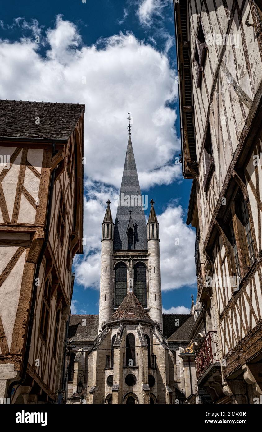 Interior notre dame de dijon hi-res stock photography and images - Alamy