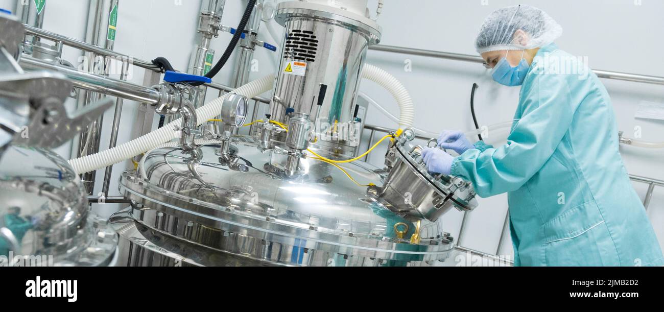 Pharmaceutical production line hi-res stock photography and images - Alamy