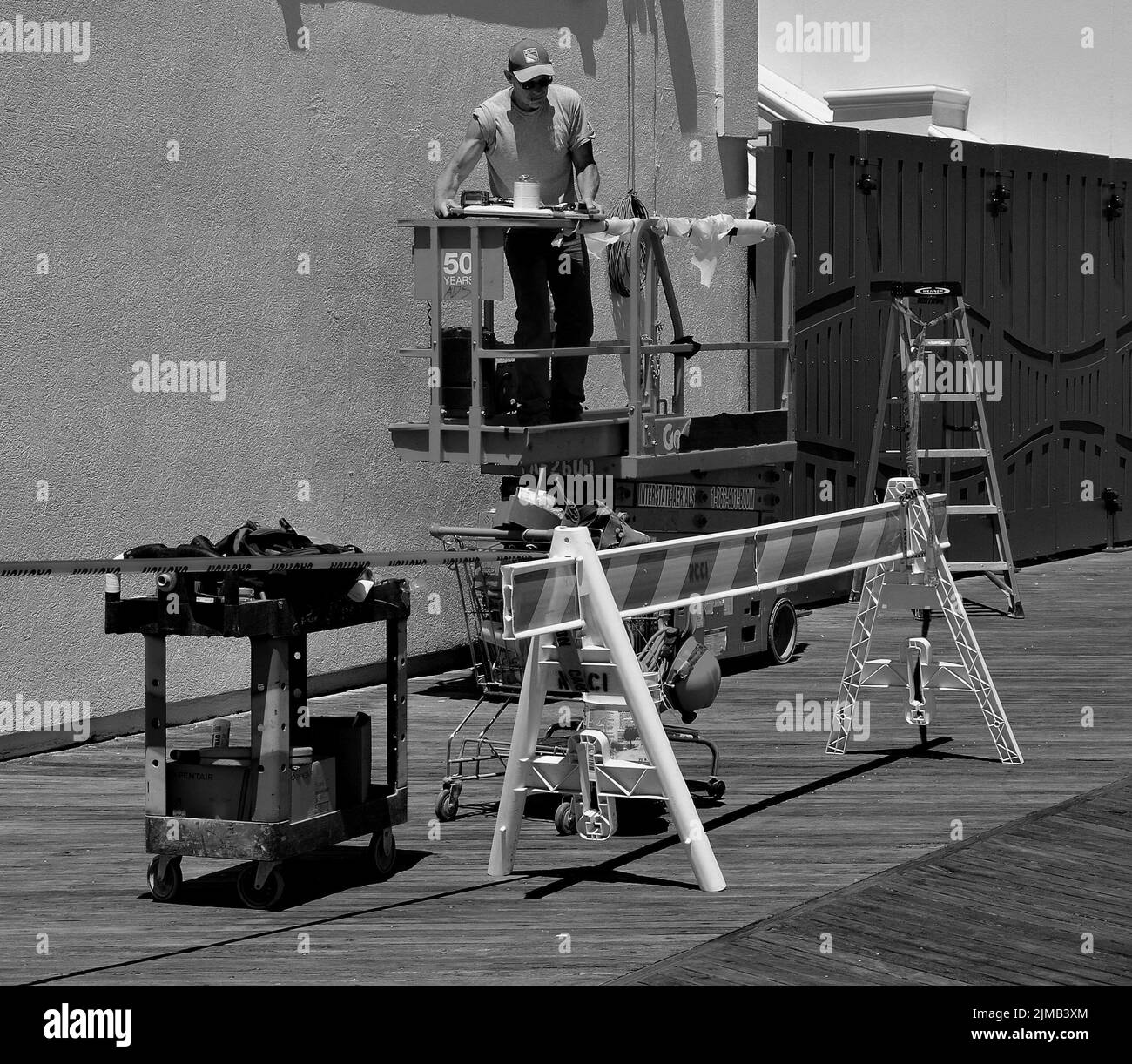 Scaffold at a Black and White Stock Photos & Images - Alamy