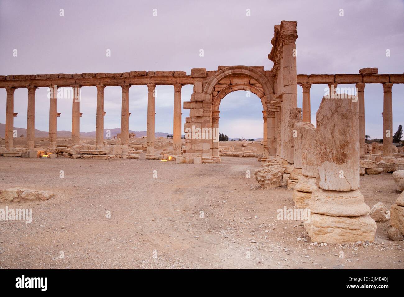 Ruins of the ancient city of Palmyra, Syrian Desert Stock Photo - Alamy