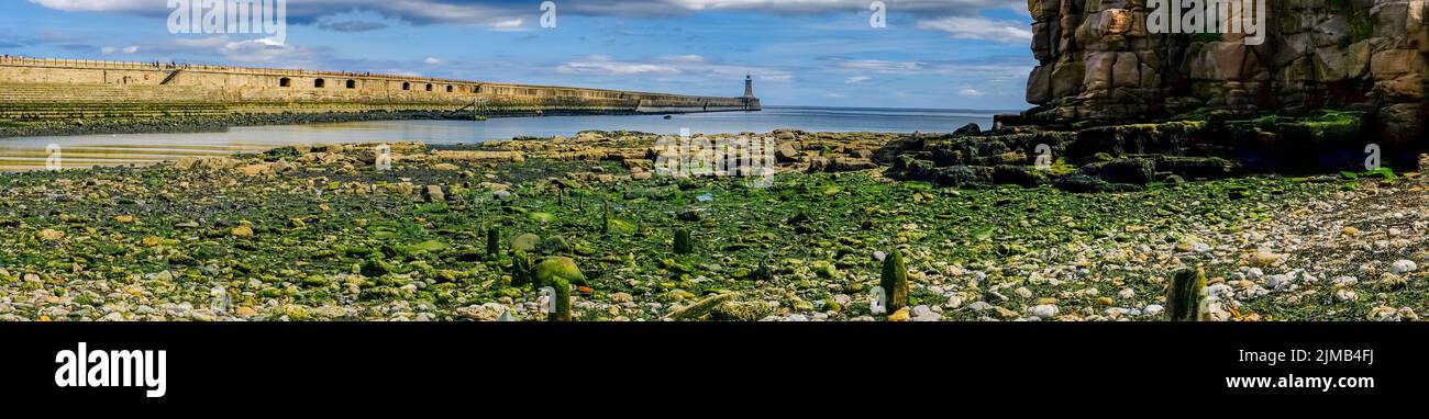 Tynemouth pier hi-res stock photography and images - Alamy