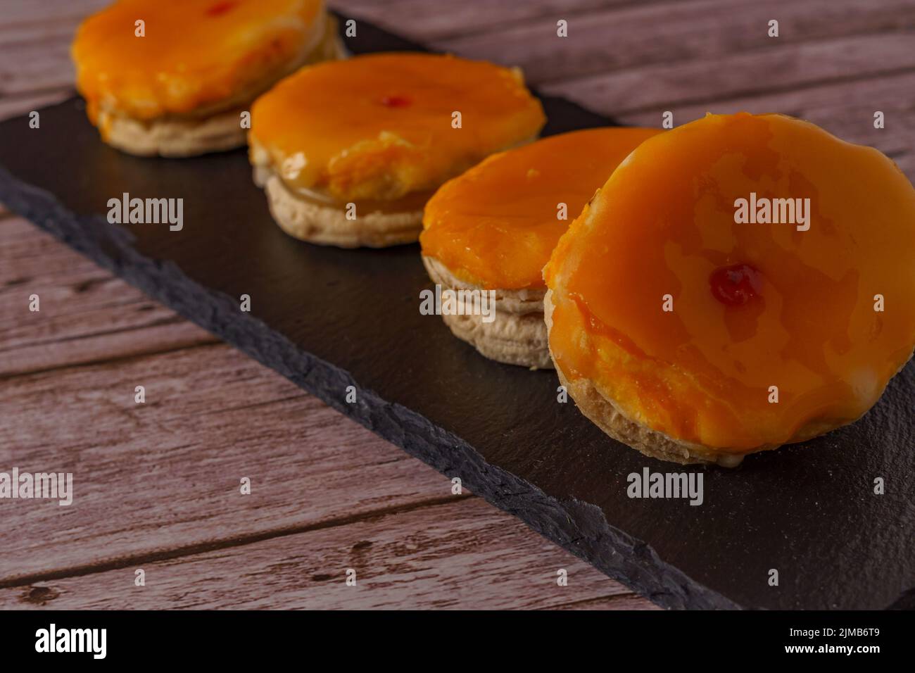 Crazy cupcakes hi-res stock photography and images - Alamy