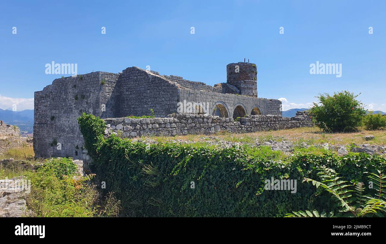 Ruins of Rozafa castle in Albania Stock Photo - Alamy