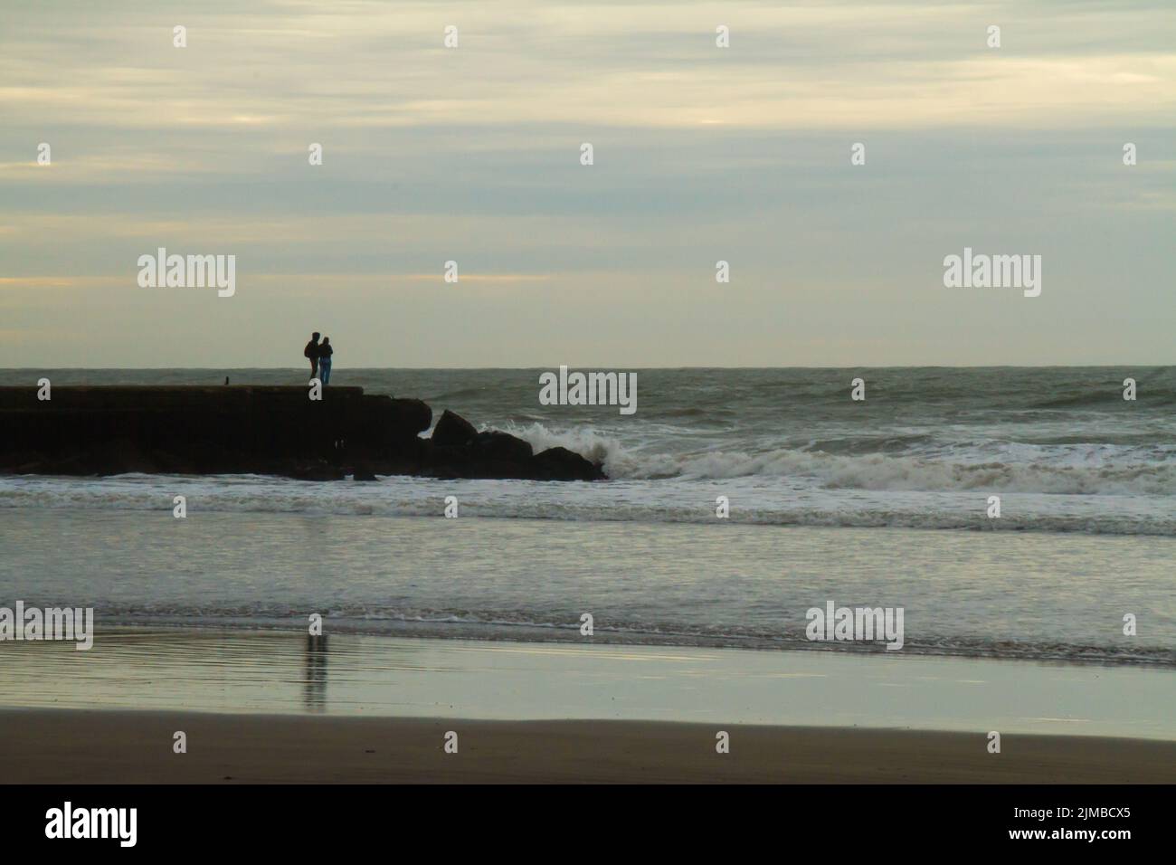 Beautiful waves and sand hi-res stock photography and images - Alamy