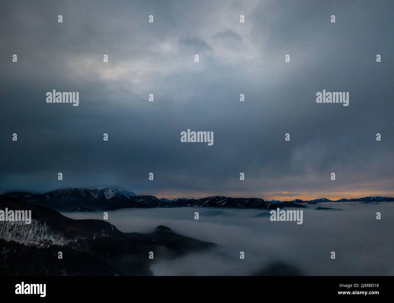 Fog from top hi-res stock photography and images - Alamy