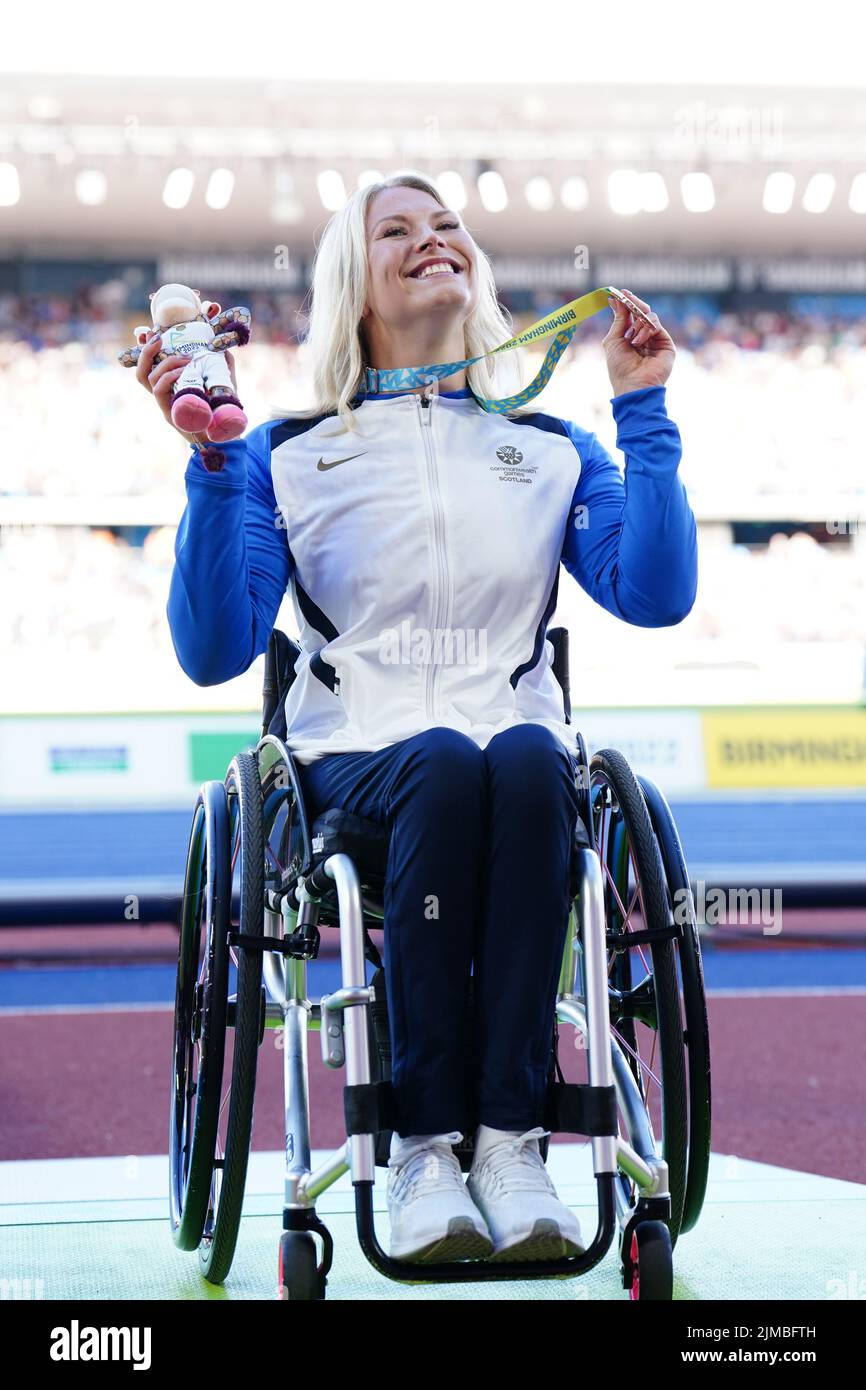 Scotland’s Samantha Kinghorn with her Bronze Medal after the Women’s 53 ...