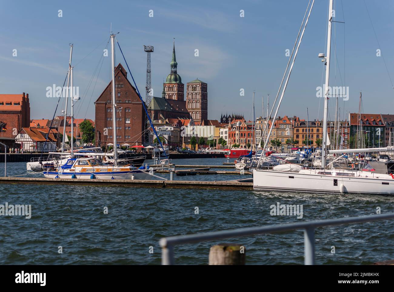 Ships railings hi-res stock photography and images - Alamy