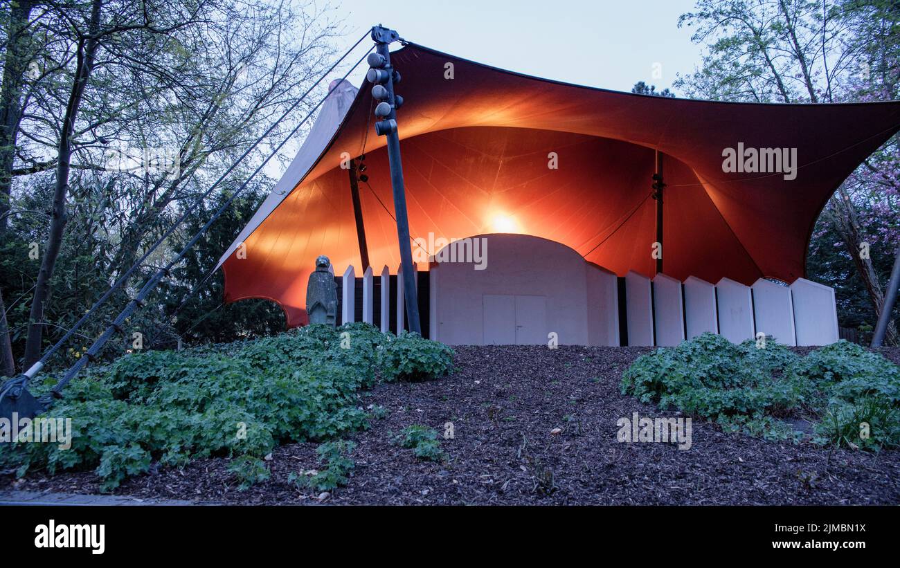 Stage tent hi-res stock photography and images - Alamy