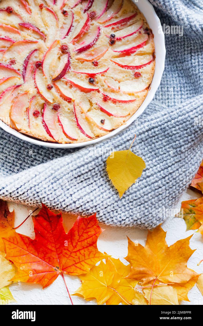 Apple pie layout and autumn leaves top view . An article about autumn ...