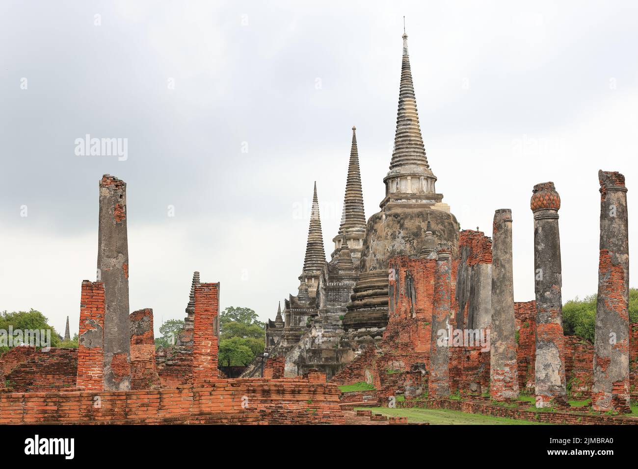 Ancient pagoda, Ruins of pagoda at Wat Phra Si Sanphet temple in ...