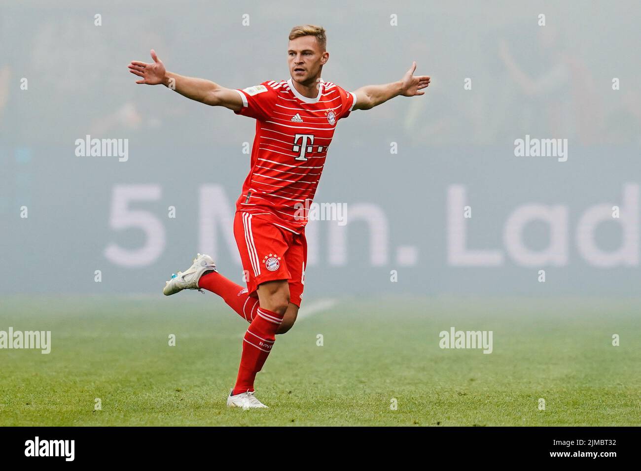 Joshua walter kimmich fc bayern munchen hi-res stock photography and ...