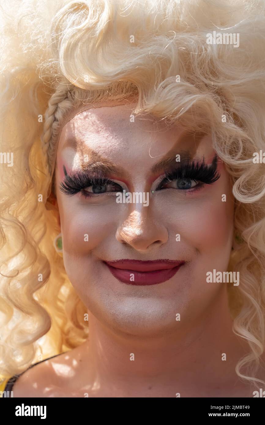 Edinburgh, Scotland, UK. 5th August, 2022. Kate Butch on The Royal Mile ...