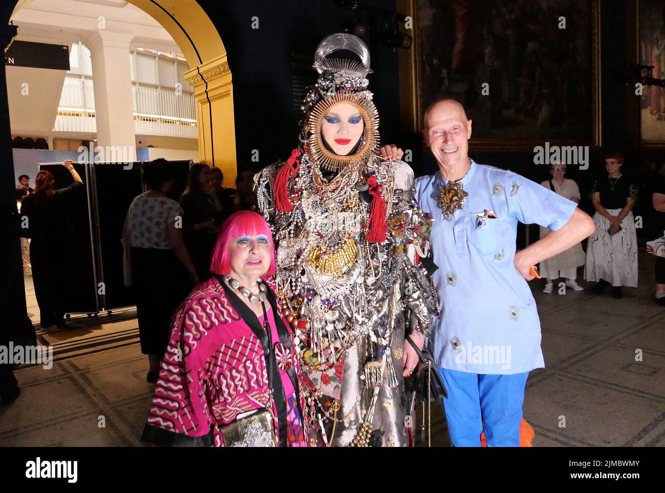 FASHION IN MOTION : DANIEL LISMORE .12 life-size ensembles – standing ...