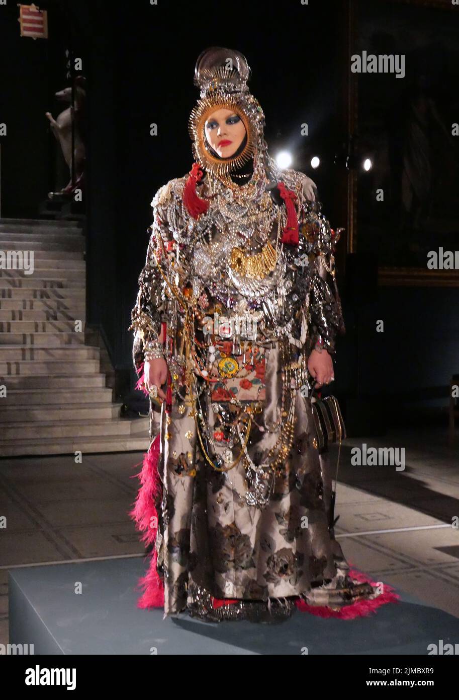 FASHION IN MOTION : DANIEL LISMORE .12 life-size ensembles – standing ...