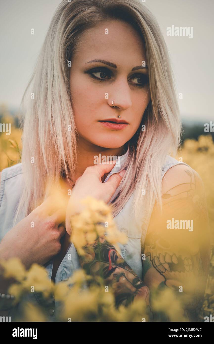 Vintage style woman portrait hi-res stock photography and images - Alamy