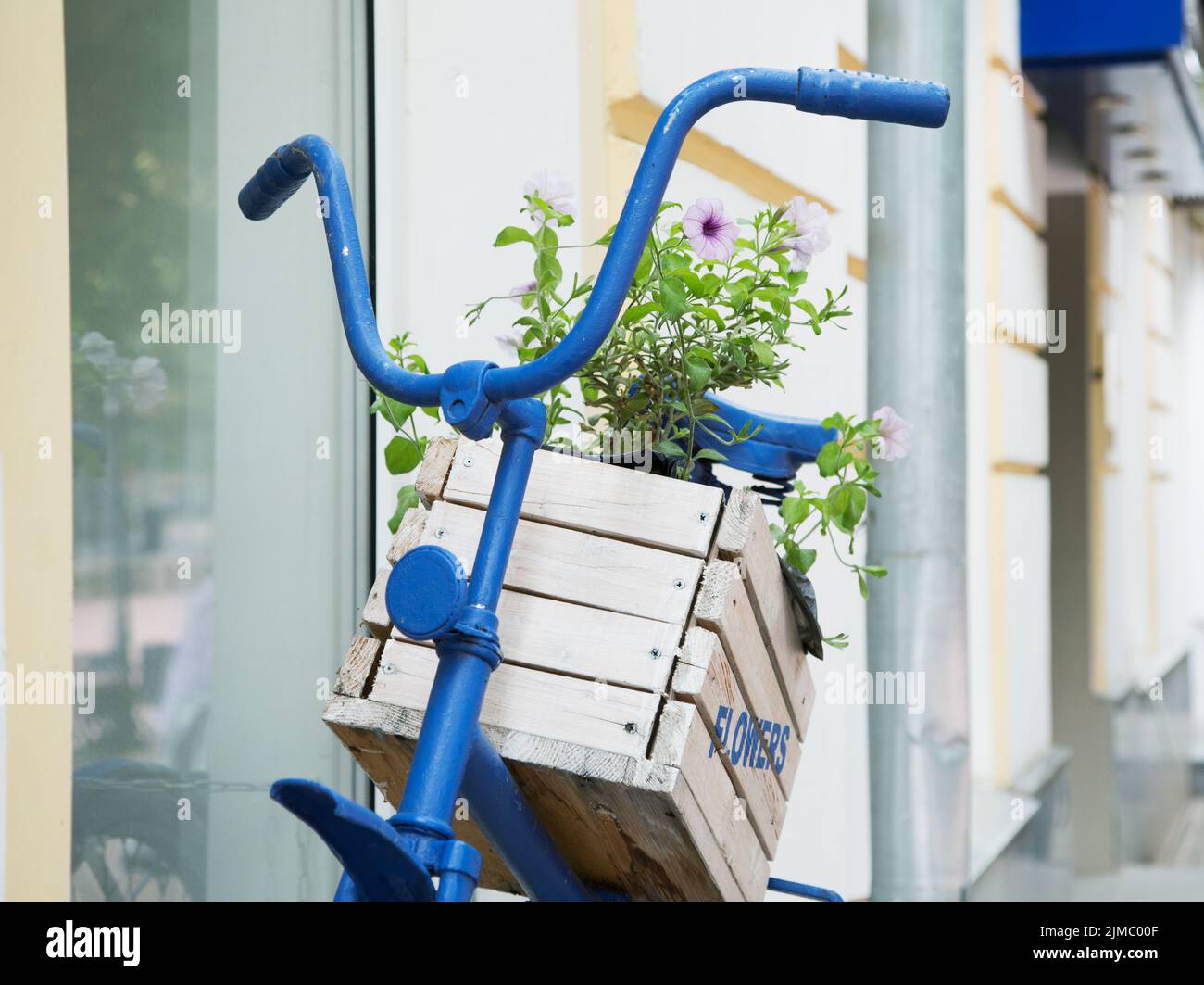 Bike box hi-res stock photography and images - Alamy