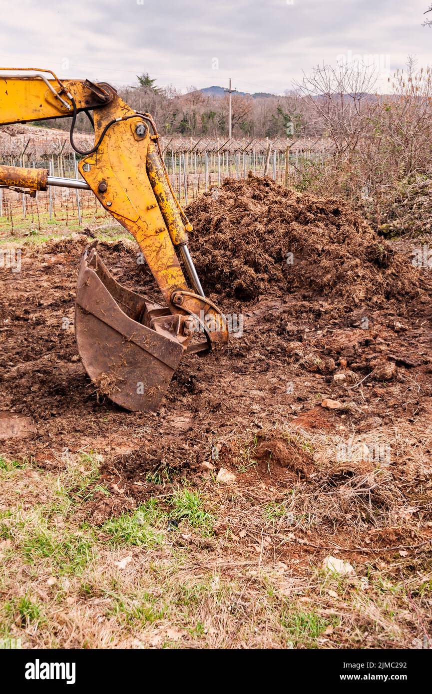 Old yellow earthmover Stock Photo - Alamy