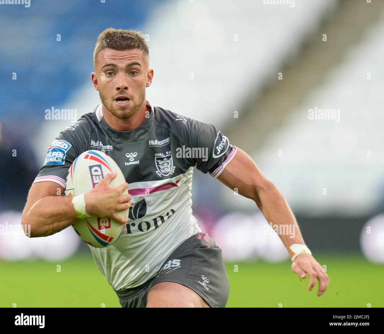 Jack Walker #36 of Hull FC makes a break Stock Photo - Alamy