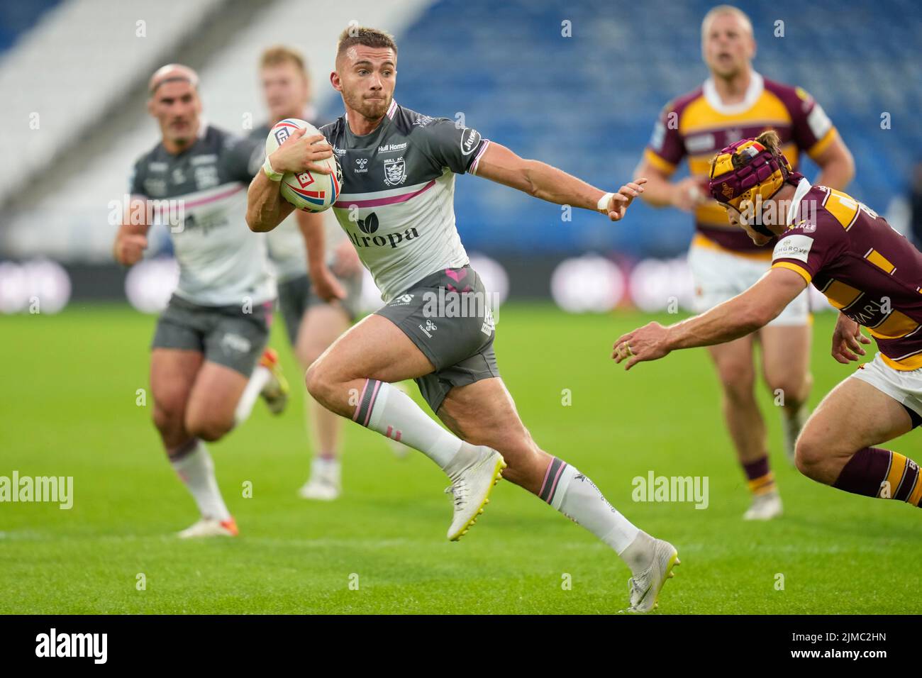 Jack Walker #36 of Hull FC makes a break Stock Photo - Alamy