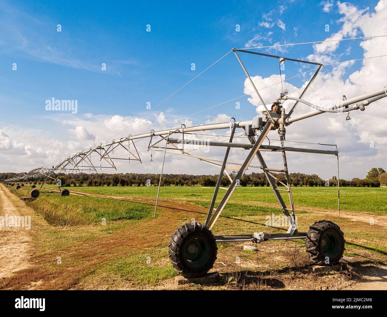 Center pivoting irrigation system Stock Photo - Alamy