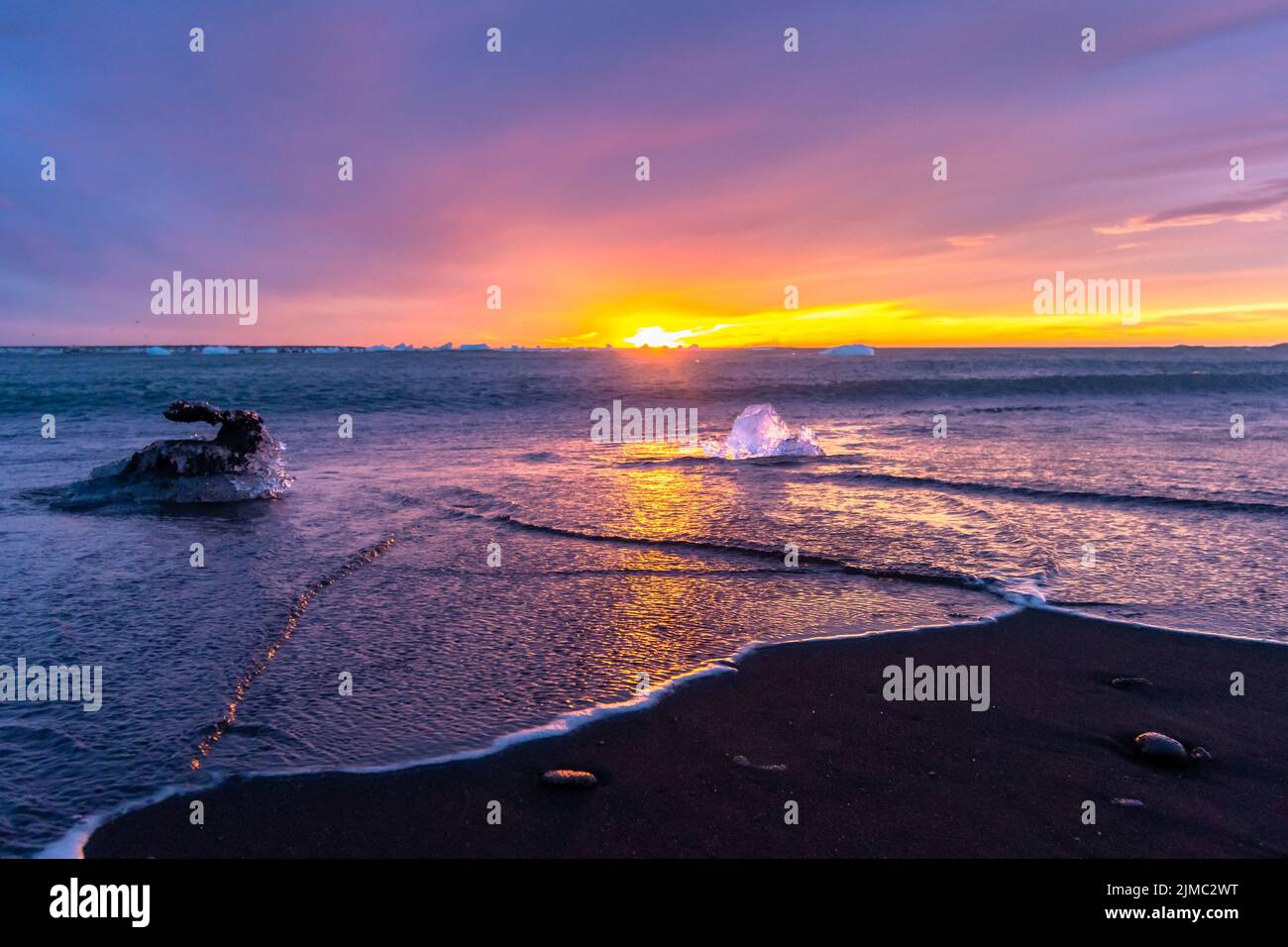 Gletscher am strand hi-res stock photography and images - Alamy