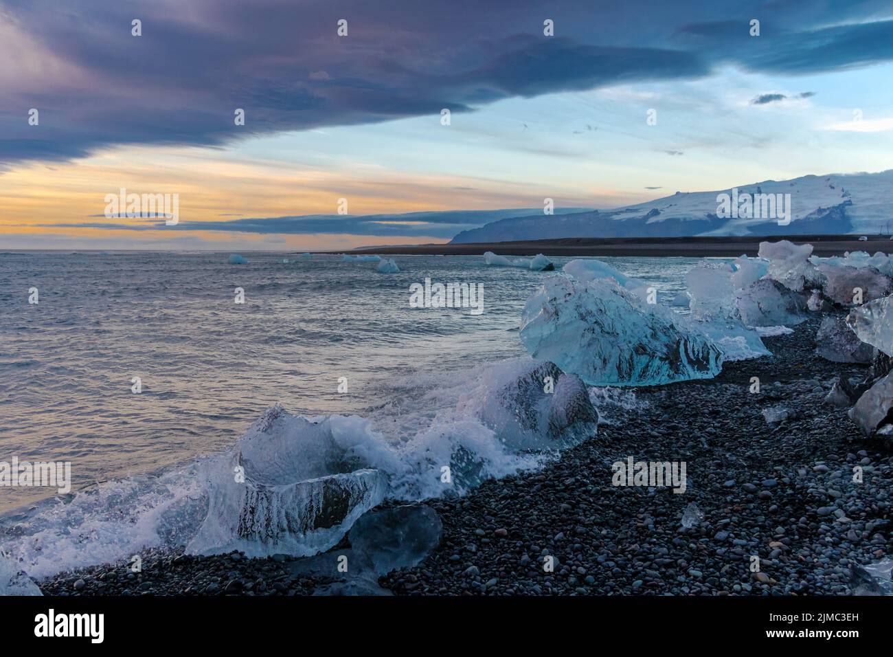 Gletscher am strand hi-res stock photography and images - Alamy