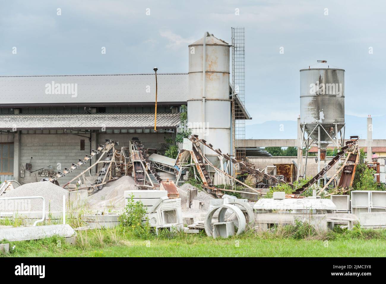 Precast factory hi-res stock photography and images - Alamy
