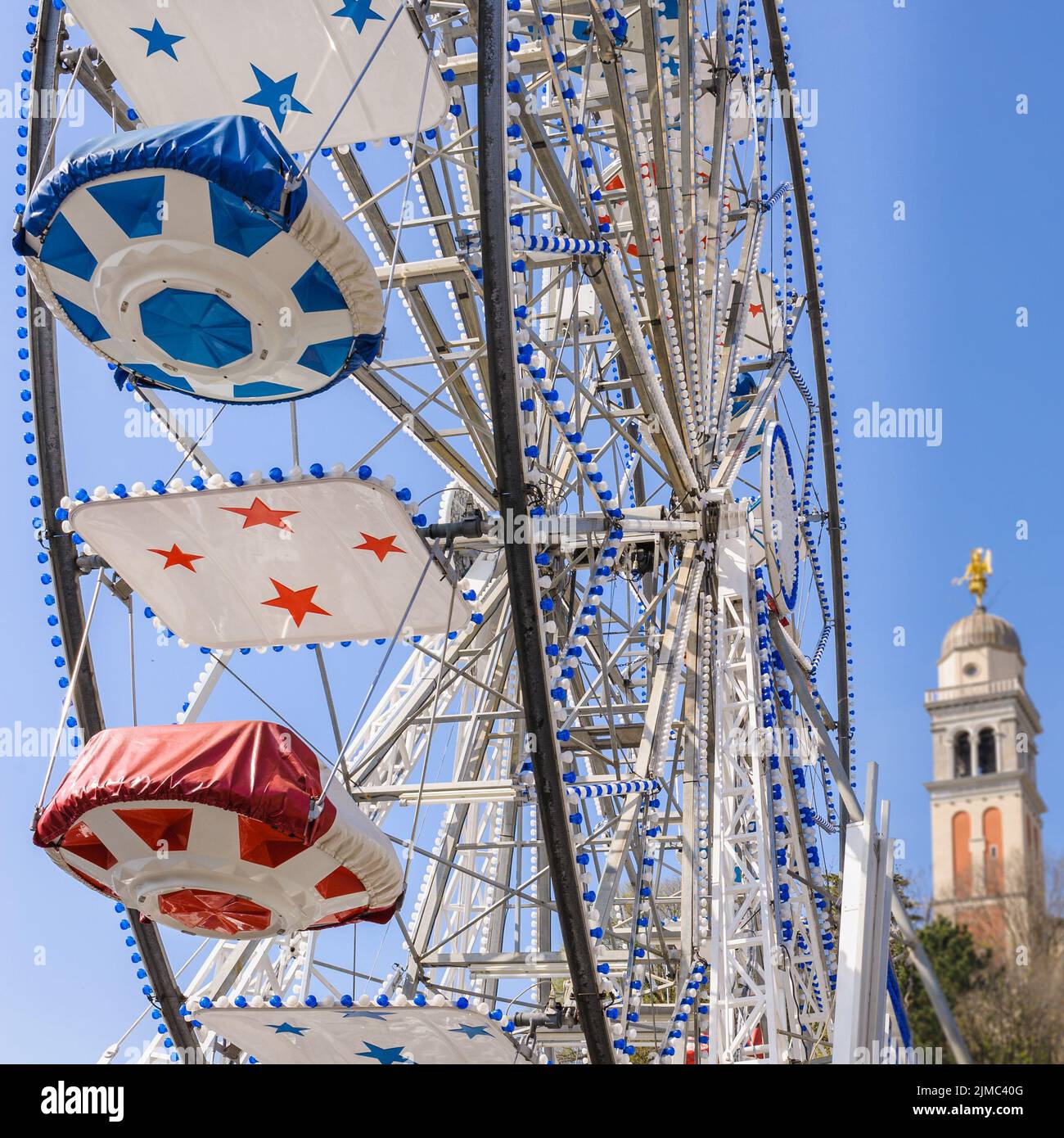 Ferris wheel seat hi-res stock photography and images - Alamy