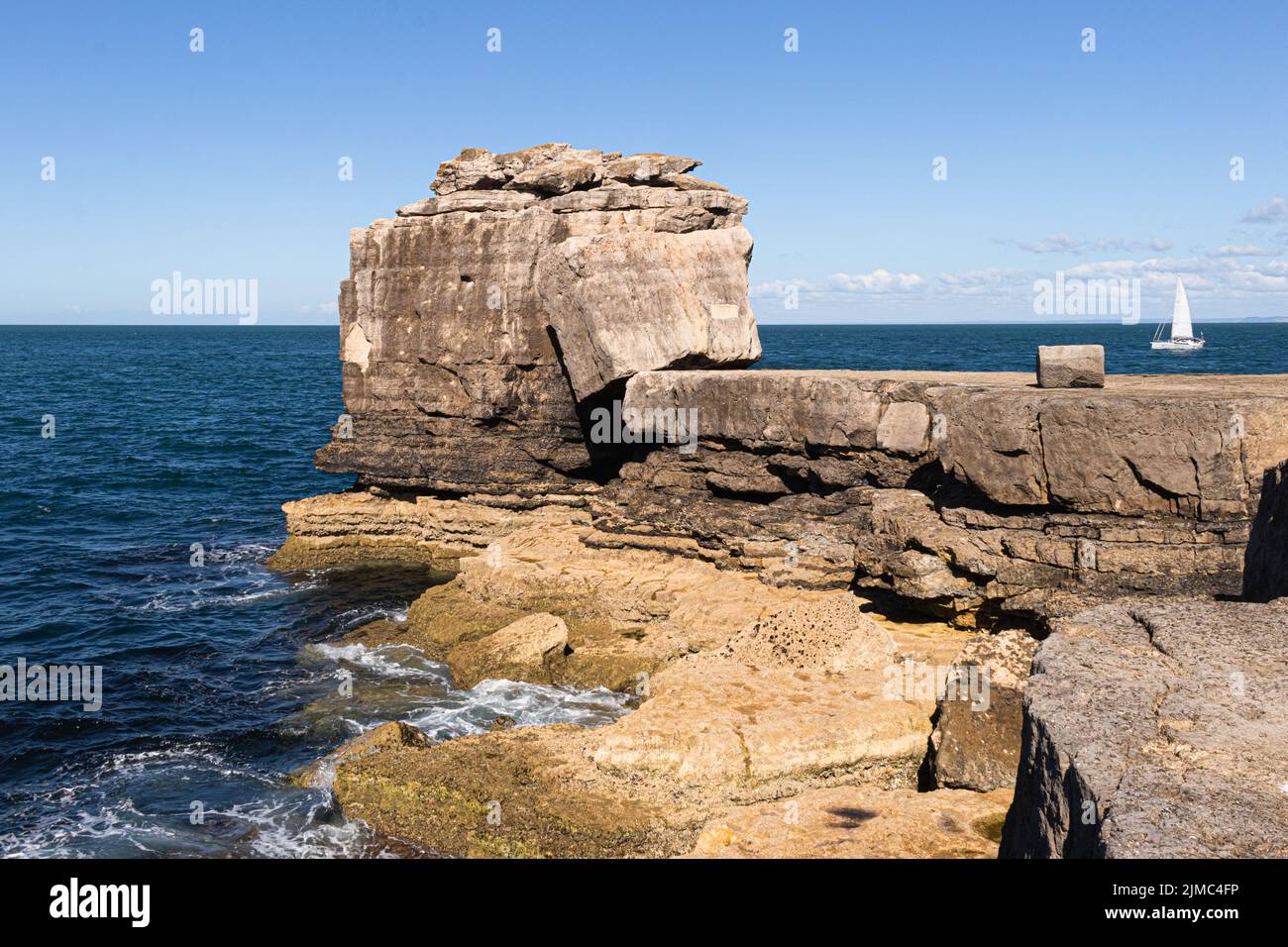 Portland bill pulpit rock hi-res stock photography and images - Alamy