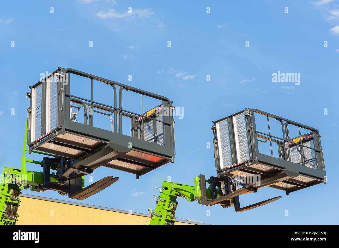 Elevated work platform hi-res stock photography and images - Alamy