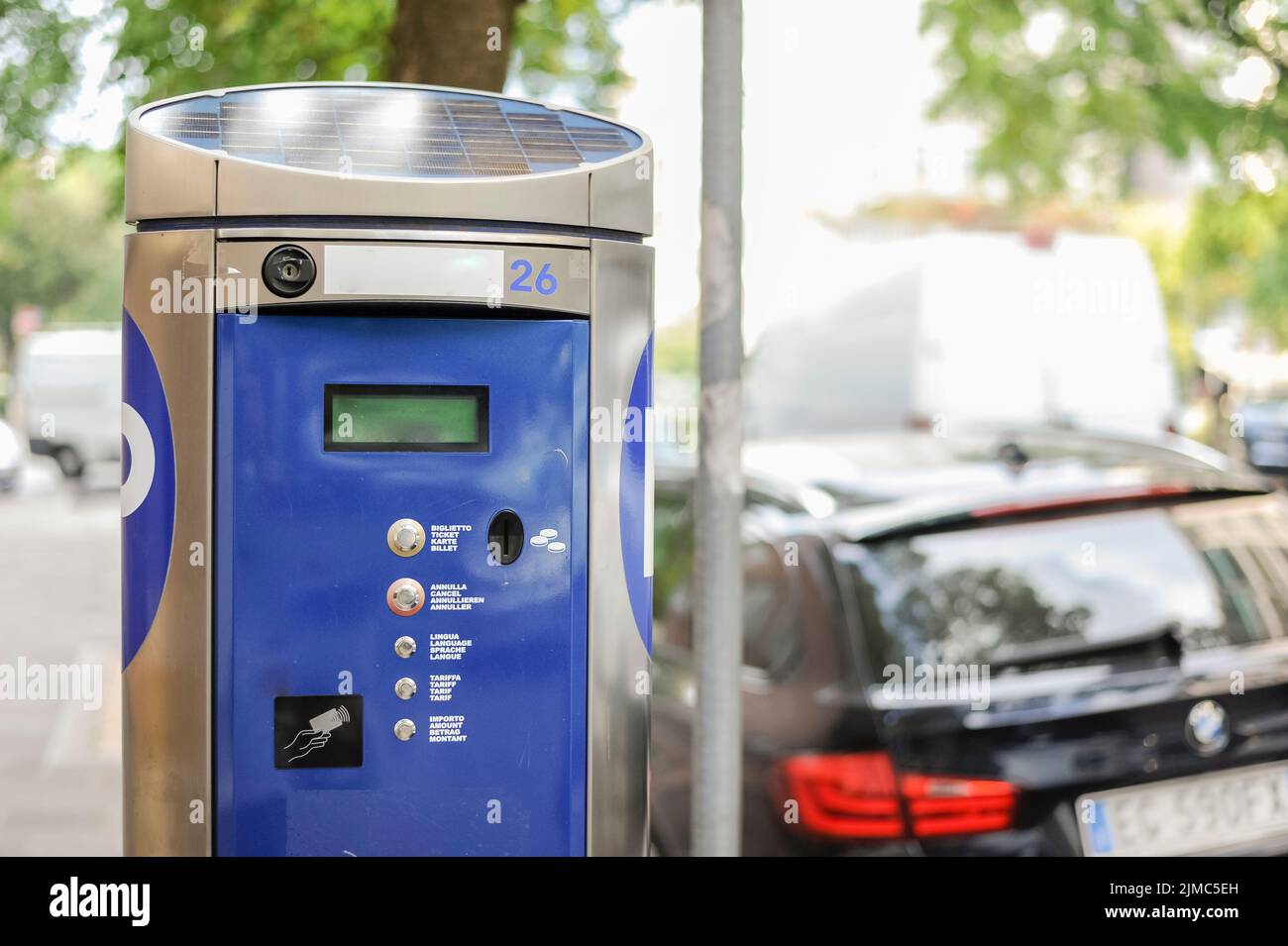 Parking meter pole hi-res stock photography and images - Alamy