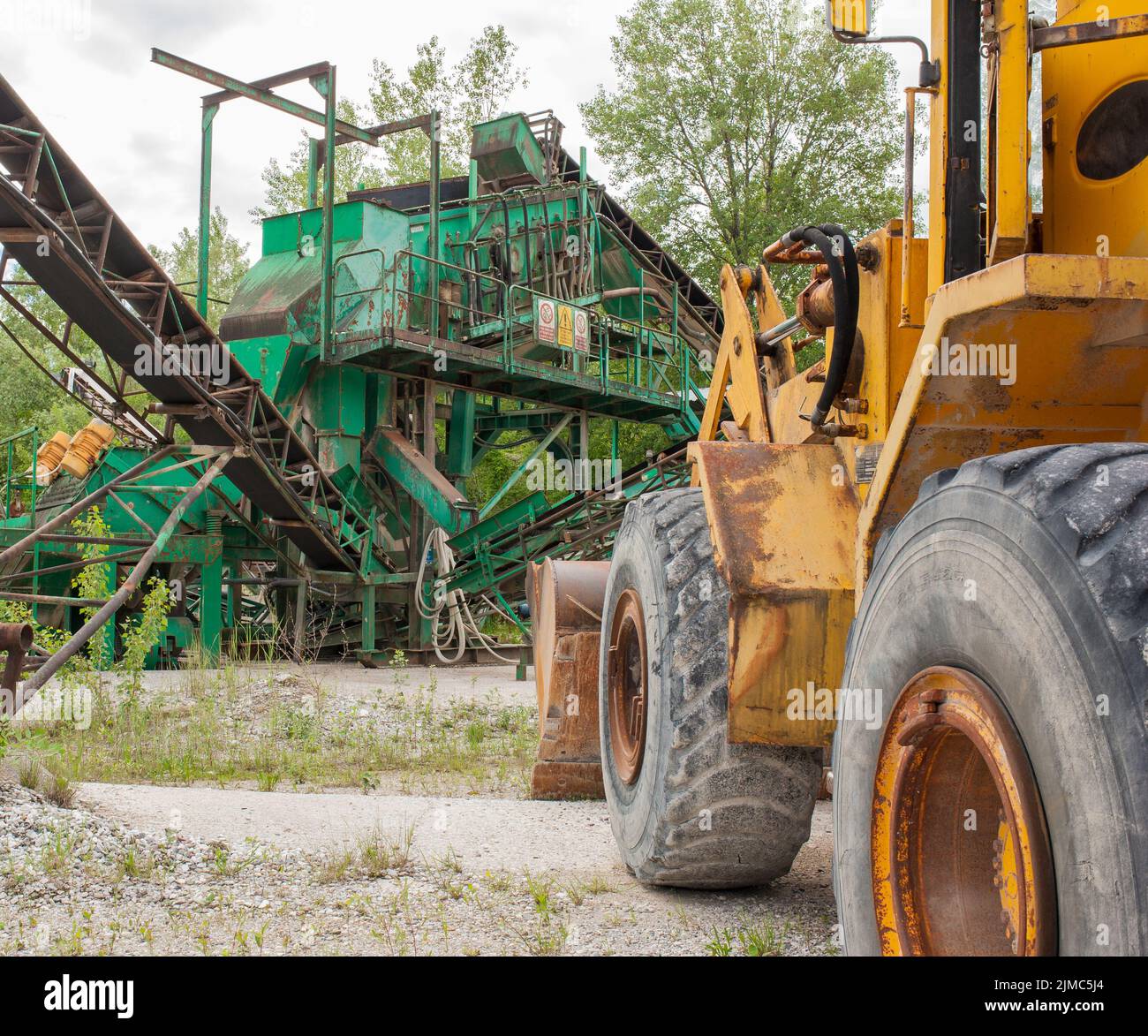 Plant excavation of gravel Stock Photo - Alamy