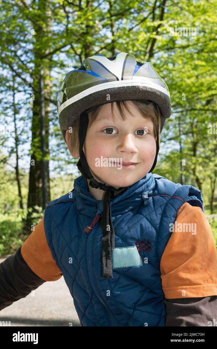 Portrait child bicycle hi-res stock photography and images - Alamy