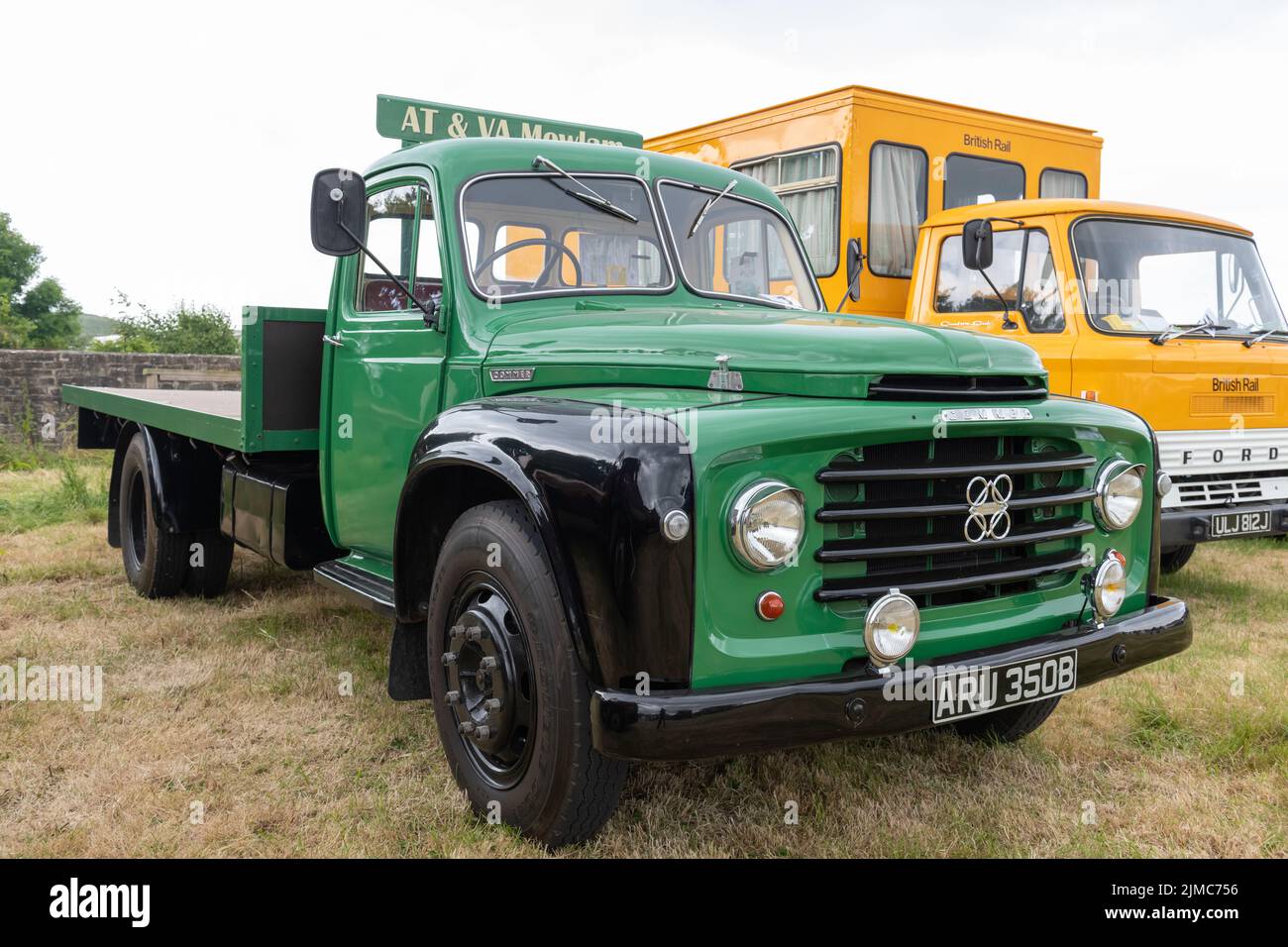 Vintage commer truck hi-res stock photography and images - Alamy
