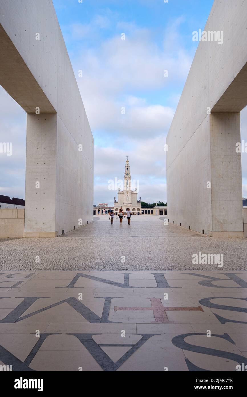 Virgin mary fatima hi-res stock photography and images - Alamy