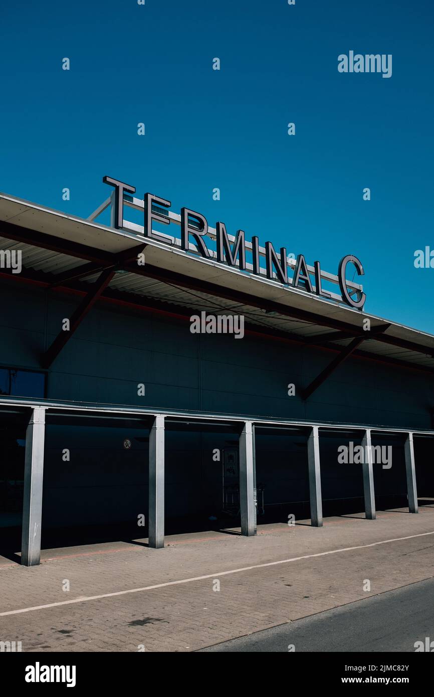Airport background hi-res stock photography and images - Alamy