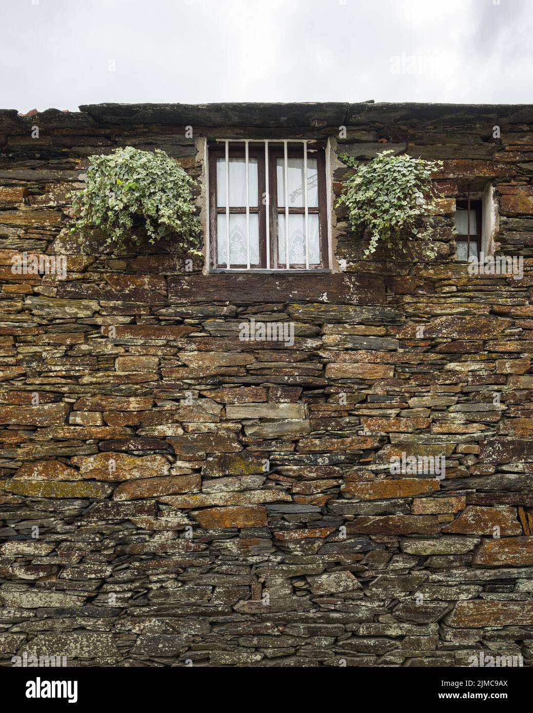 Schist wall rocks hi-res stock photography and images - Alamy