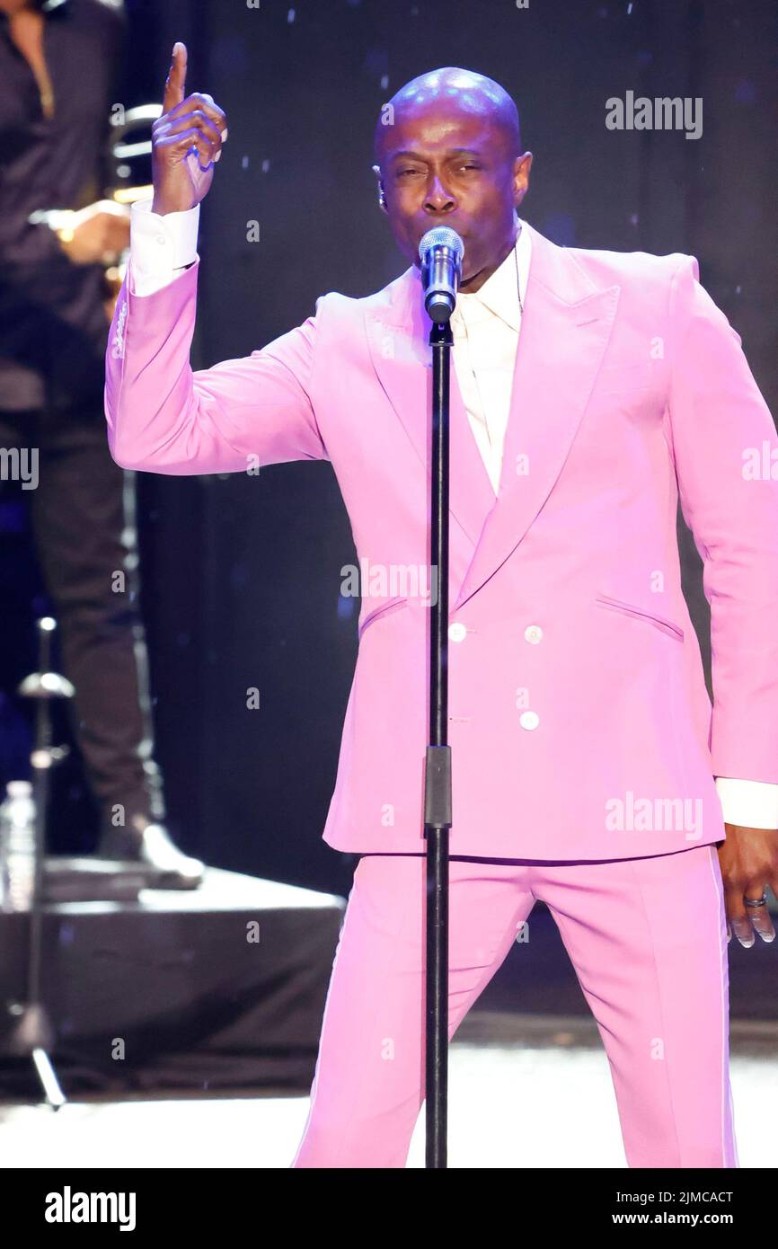 Singer Kem performed live at the Dell Music Center Summer Concert ...