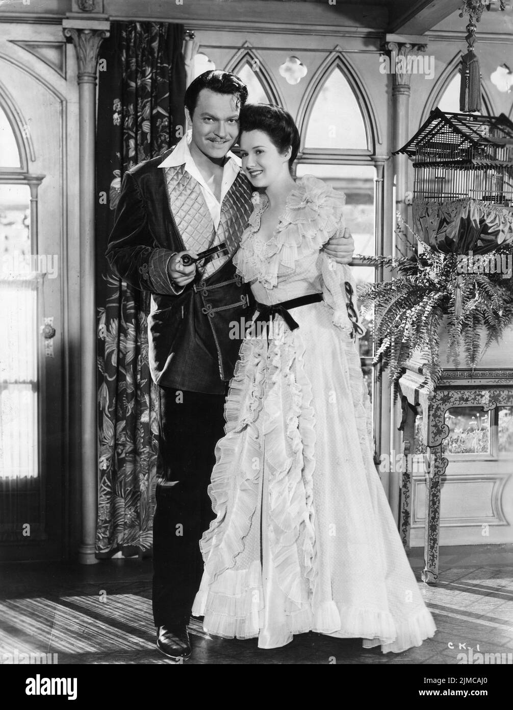 ORSON WELLES as Charles Foster Kane and RUTH WARRICK as Emily Monroe ...