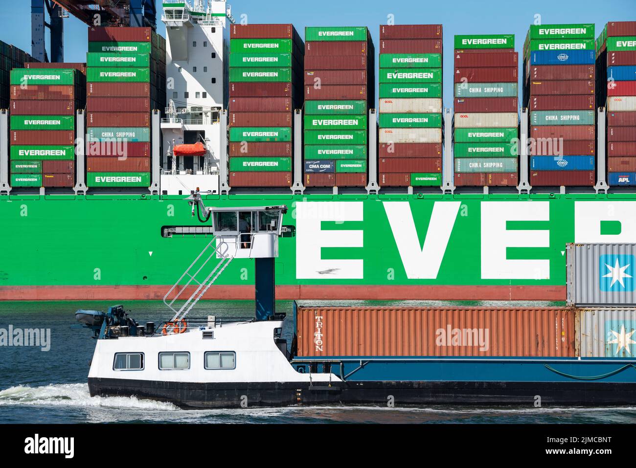 Europoort, Port of Rotterdam, Evergreen Reederei container ship Ever ...